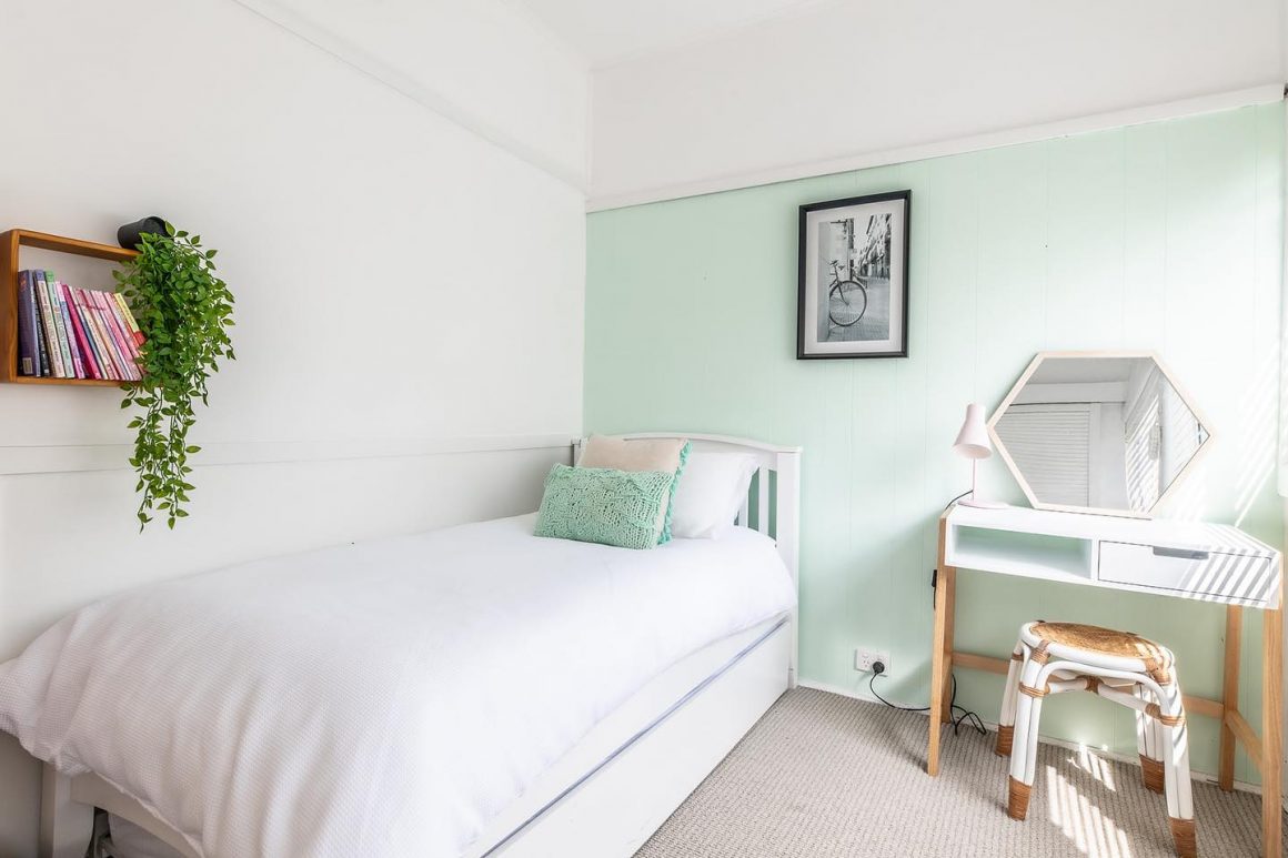 Refreshing Mint Green Room Designs for Calm & Creativity