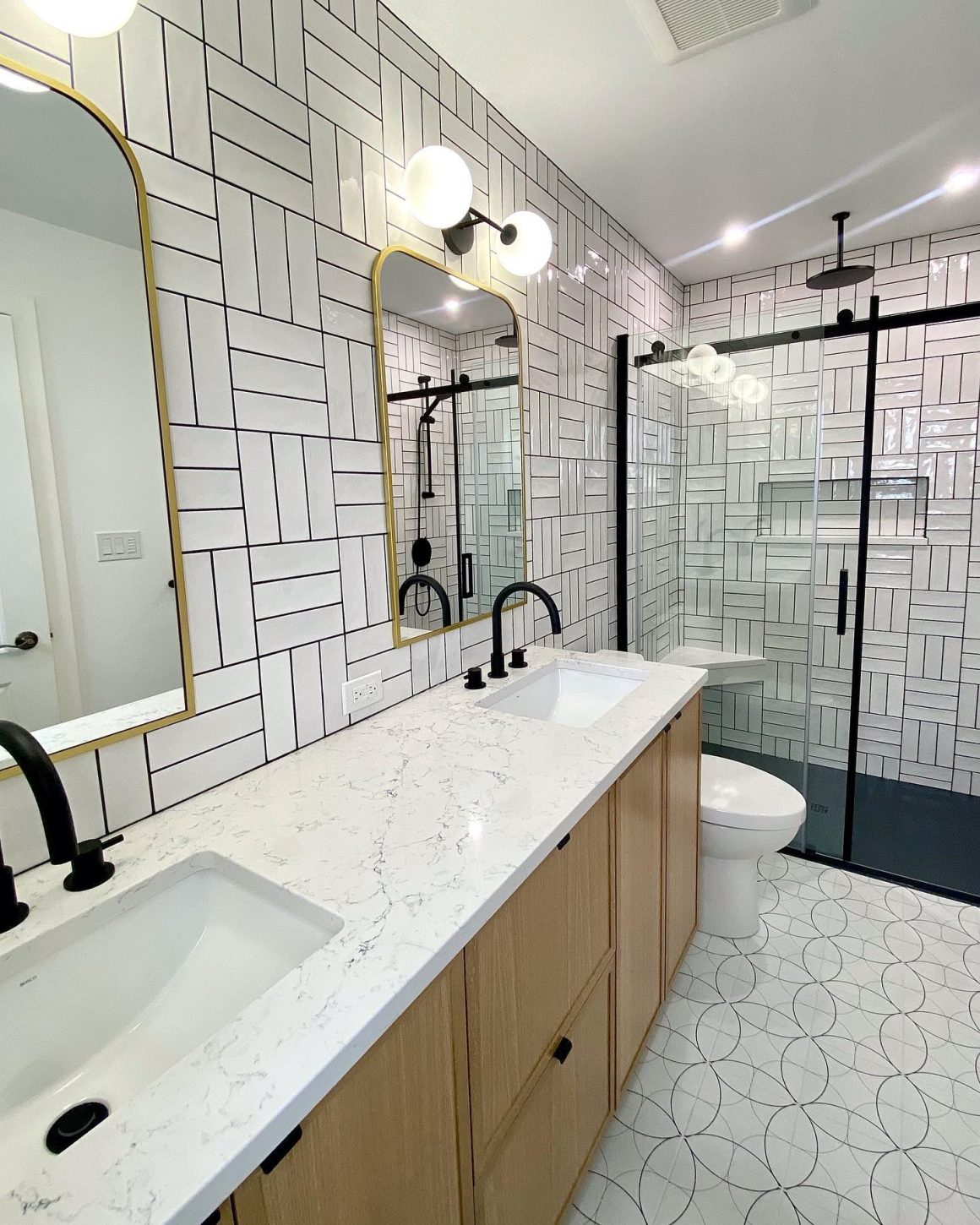 Stunning Shower Tile Ideas: Modern Bathroom Designs